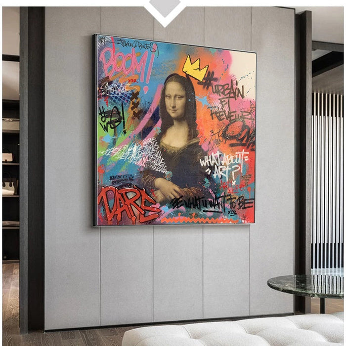Playful Mona Lisa Graffiti: A Twist on the Classic